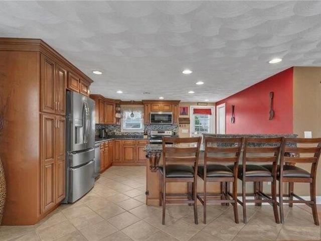 house with 4 bedroom, North Providence RI ES104189091