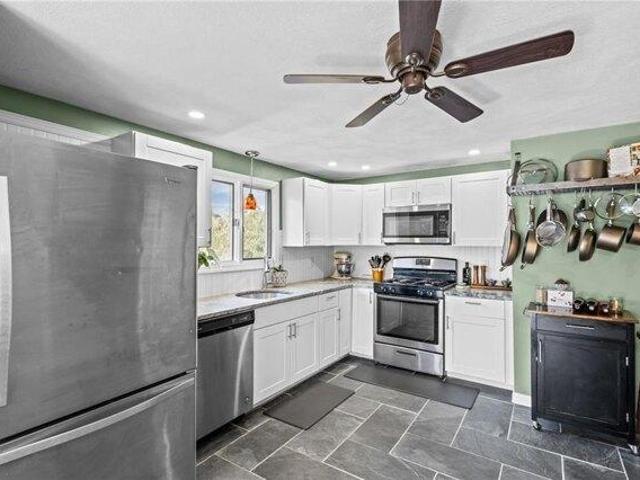 house with 4 bedroom, North Providence RI ES103075013
