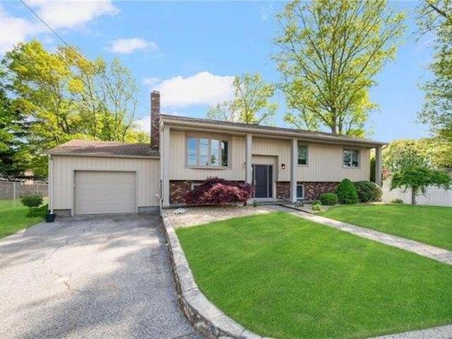 house with 4 bedroom, North Providence RI ES103494501