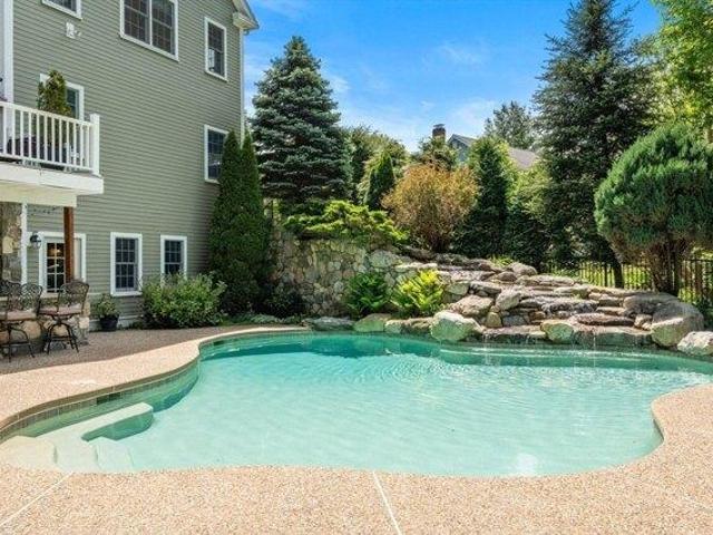 house with 4 bedroom, North Reading MA DS103073800