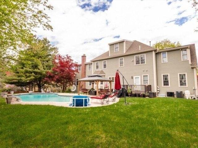 house with 4 bedroom, North Reading MA ES104077409