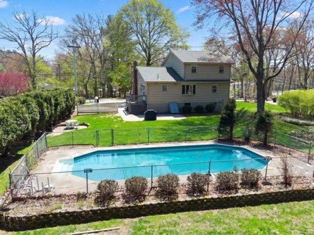 house with 4 bedroom, North Reading MA ES104148461