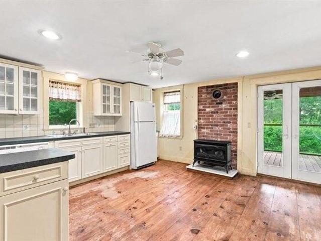 house with 4 bedroom, North Smithfield RI ES105205808