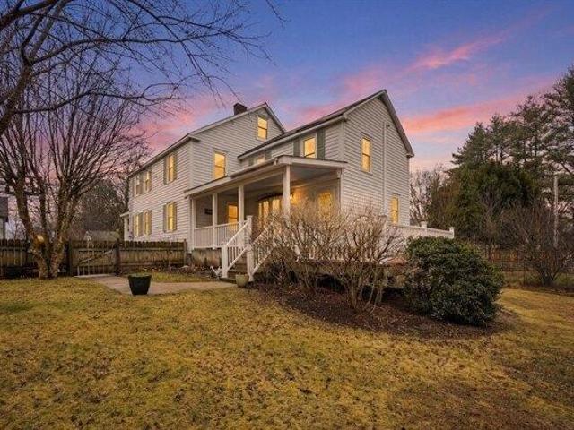 house with 4 bedroom, Northampton MA DS102412497