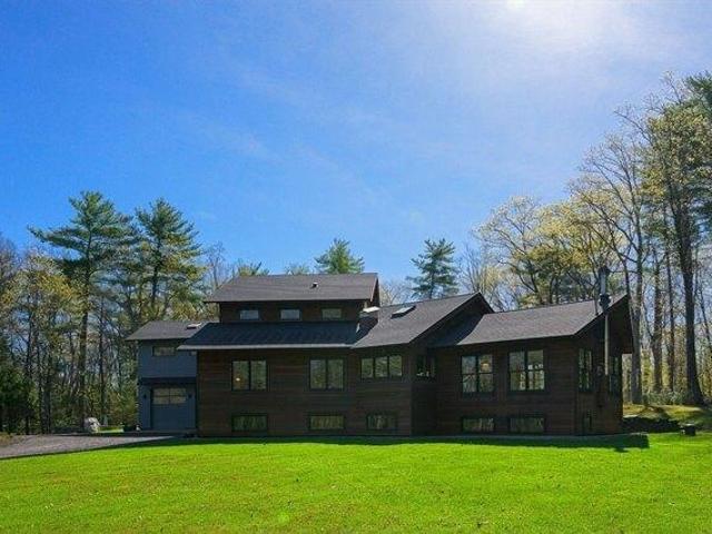 house with 4 bedroom, Northampton MA DS102634561