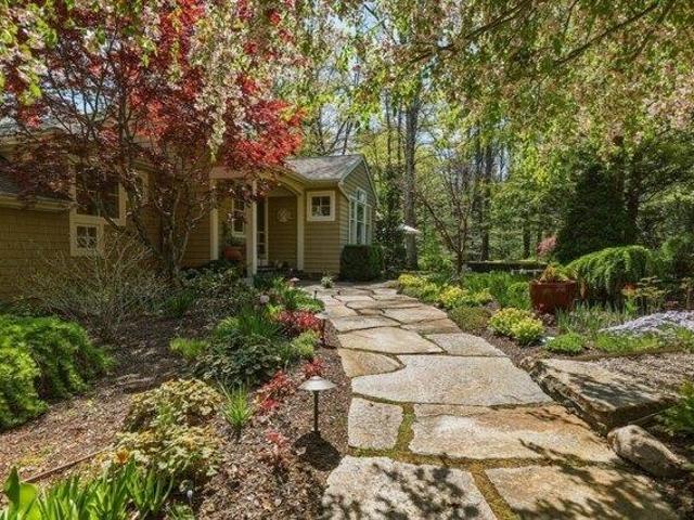 house with 4 bedroom, Northampton MA DS102728225