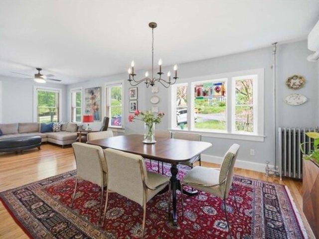 house with 4 bedroom, Northampton MA ES103101941
