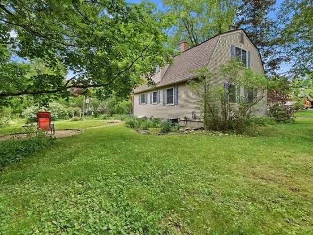 house with 4 bedroom, Northampton MA ES103224123