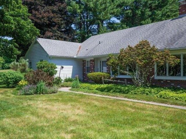house with 4 bedroom, Northampton MA ES104759630