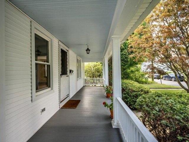 house with 4 bedroom, Northampton MA ES105093020