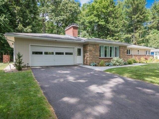 house with 4 bedroom, Northampton MA ES105117680