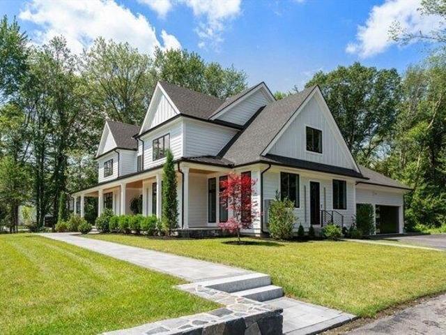 house with 4 bedroom, Northborough MA DS101999014