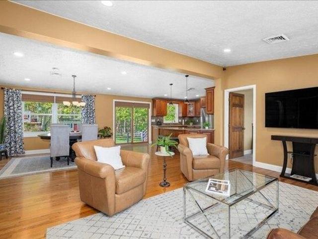 house with 4 bedroom, Northborough MA DS102669409