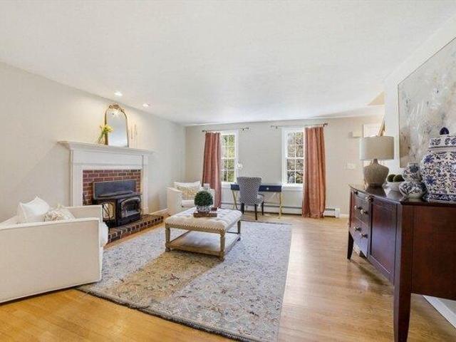 house with 4 bedroom, Northborough MA ES103435808