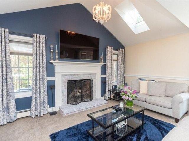 house with 4 bedroom, Northborough MA ES103126887