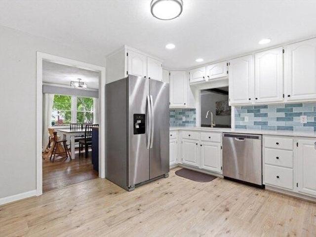 house with 4 bedroom, Northborough MA ES103159208