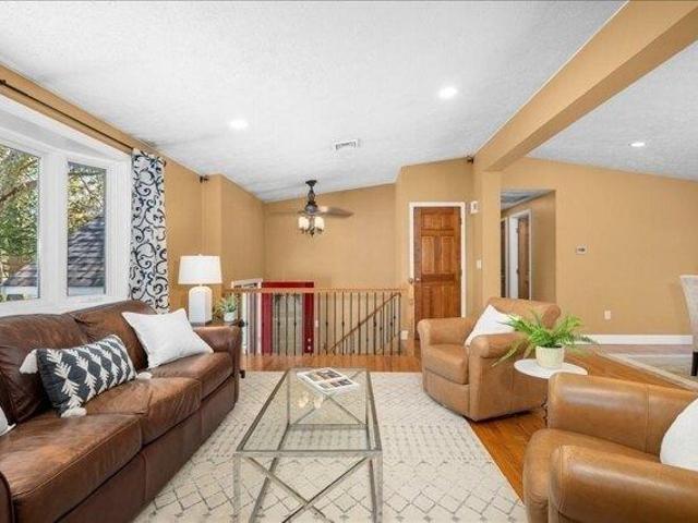house with 4 bedroom, Northborough MA ES103250577