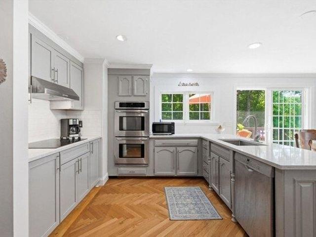 house with 4 bedroom, Northborough MA ES104833200