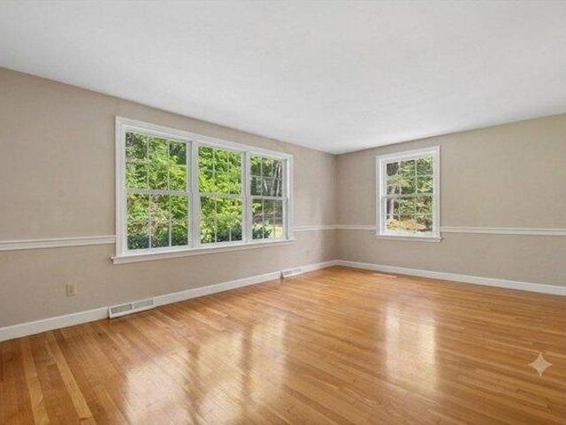 house with 4 bedroom, Northborough MA ES104833300