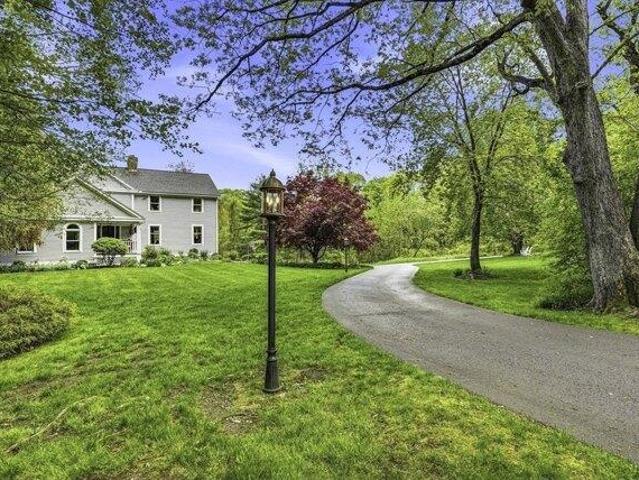 house with 4 bedroom, Northborough MA ES104994805