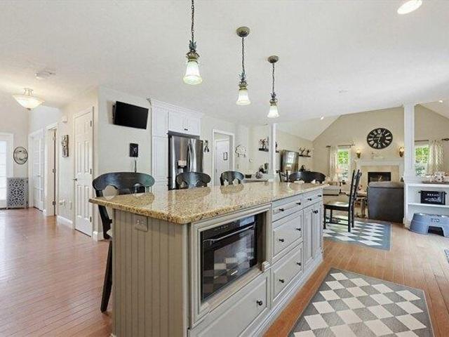 house with 4 bedroom, Northbridge MA ES103774068