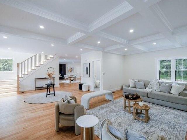 house with 4 bedroom, Northbridge MA ES104009100