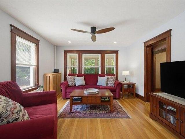 house with 4 bedroom, Northbridge MA ES105041542