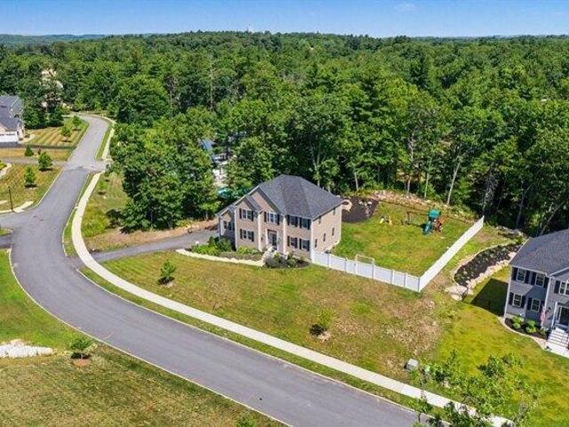 house with 4 bedroom, Northbridge MA ES105083011