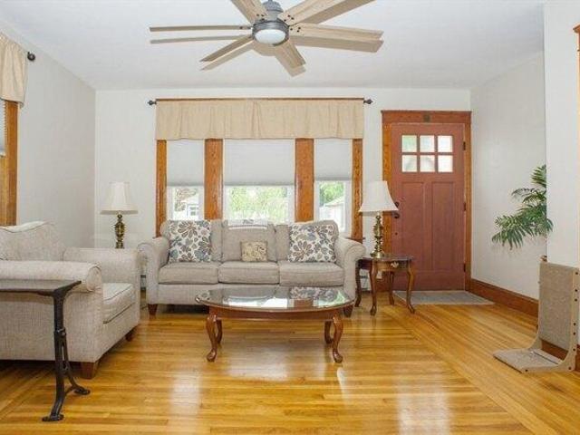 house with 4 bedroom, Northbridge MA ES105116016