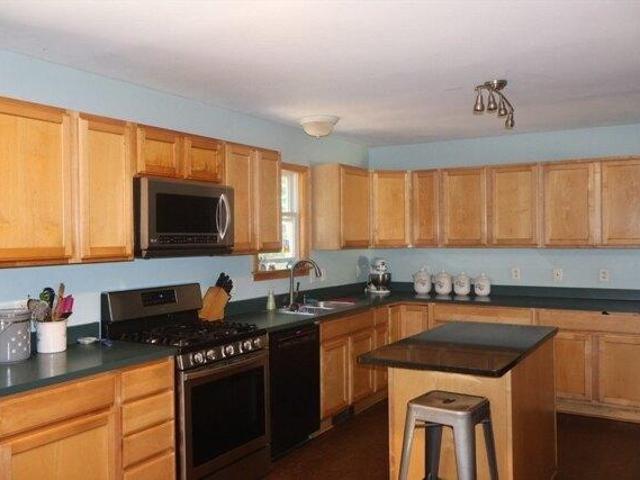 house with 4 bedroom, Northbridge MA ES105125460
