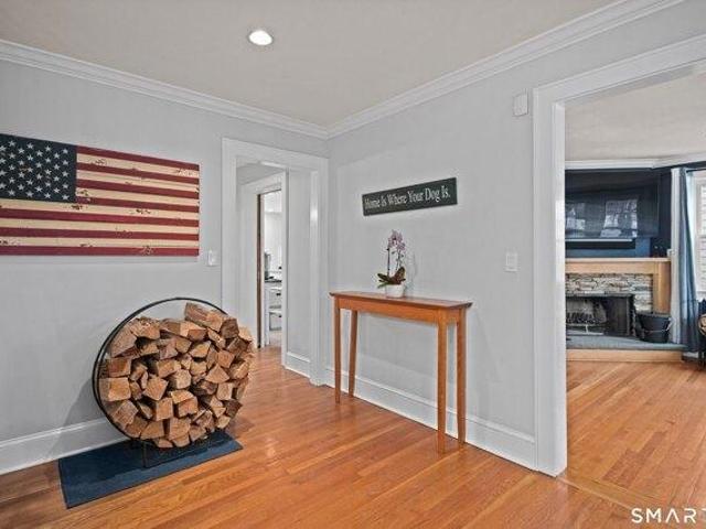 house with 4 bedroom, Norwalk CT DLS101780561