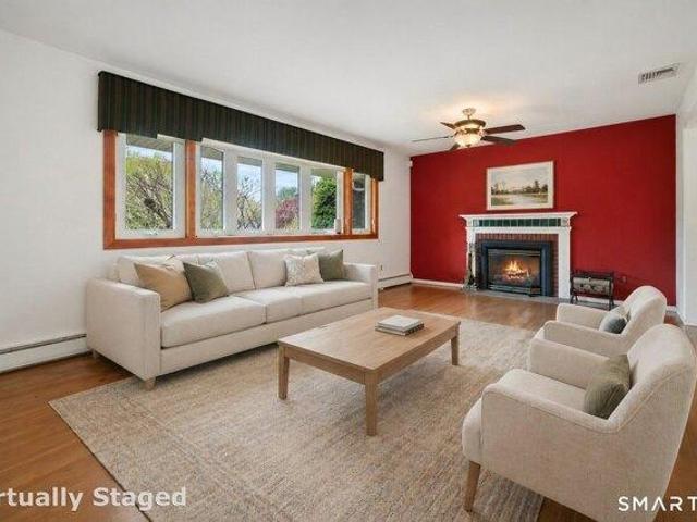 house with 4 bedroom, Norwalk CT DLS102779775