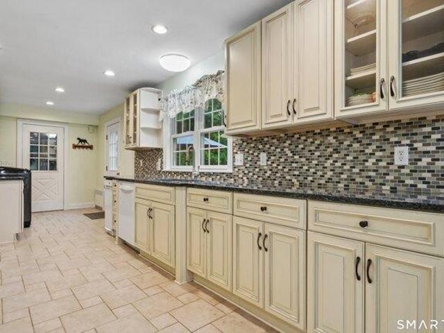 house with 4 bedroom, Norwalk CT ES104115393