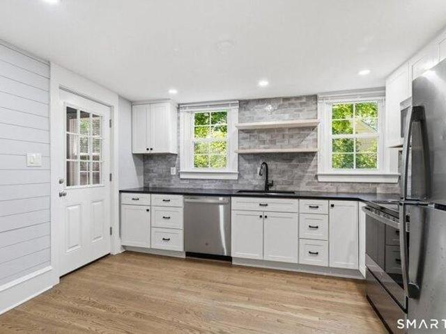 house with 4 bedroom, Norwalk CT ES104153097