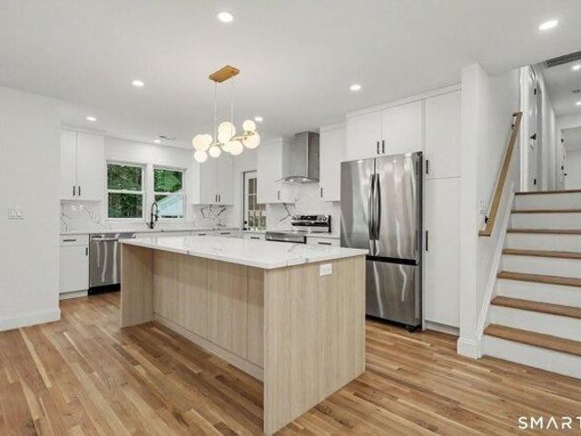 house with 4 bedroom, Norwalk CT ES104329156