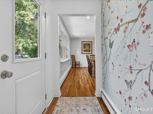 house with 4 bedroom, Norwalk CT ES104410838