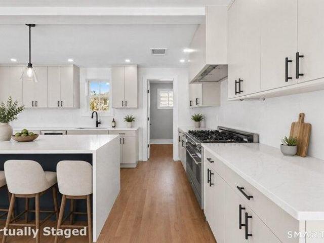house with 4 bedroom, Norwalk CT ES104567998