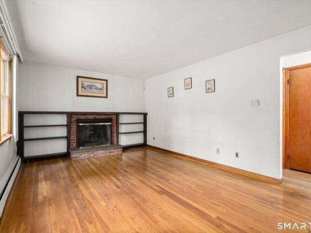house with 4 bedroom, Norwalk CT ES104834759