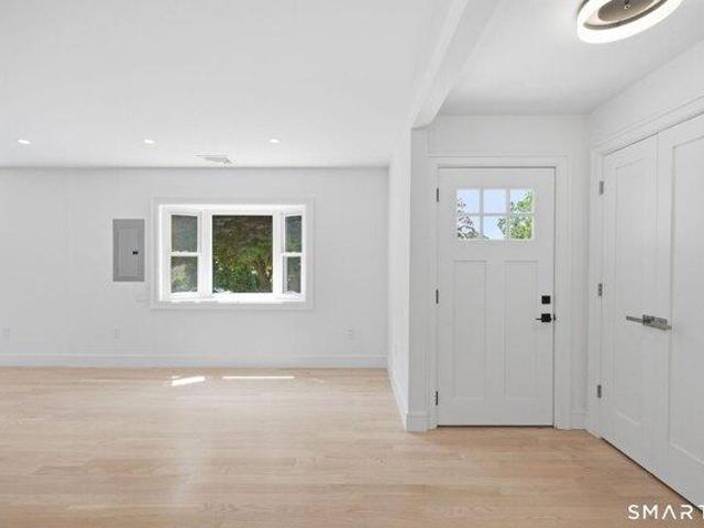 house with 4 bedroom, Norwalk CT ES104851253