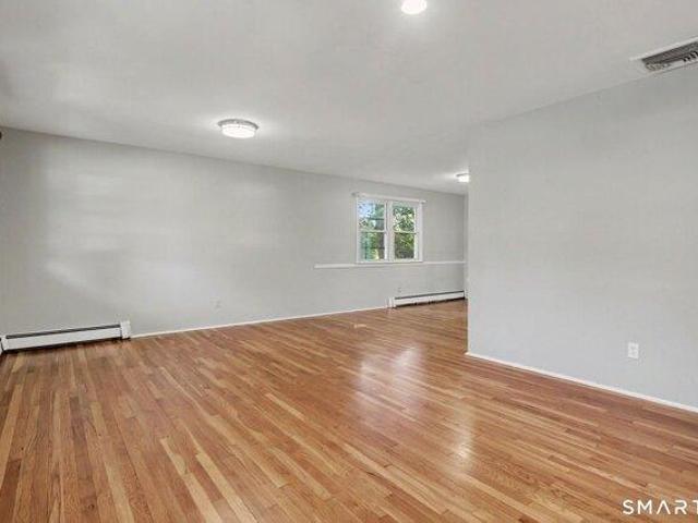 house with 4 bedroom, Norwalk CT ES105140969