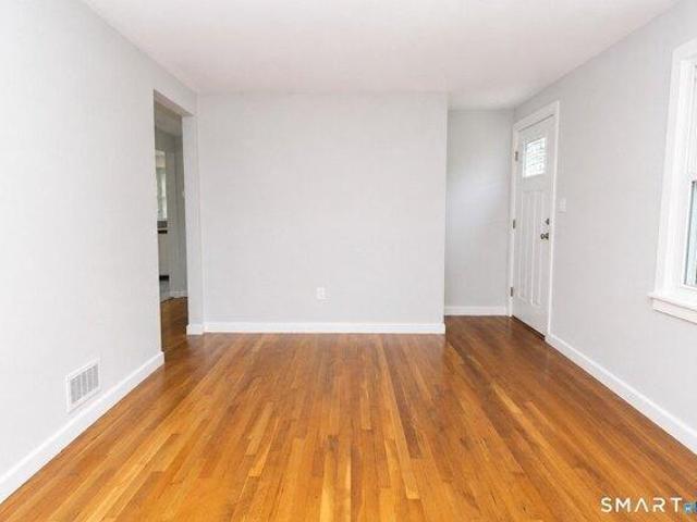 house with 4 bedroom, Norwalk CT ES105157079