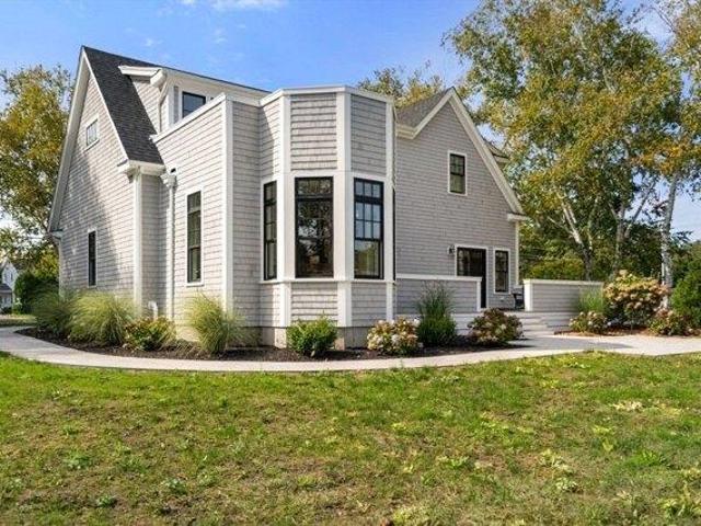 house with 4 bedroom, Norwood MA DLS103036675