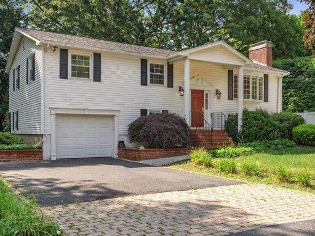 house with 4 bedroom, Norwood MA DS104406348