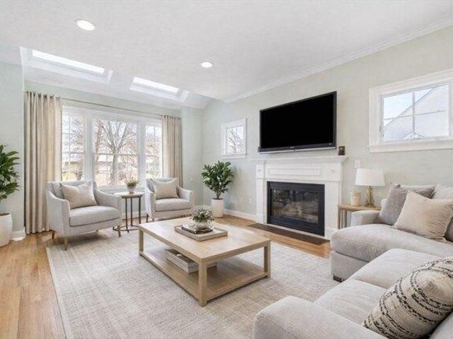 house with 4 bedroom, Norwood MA DS102411980