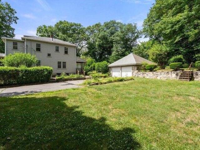 house with 4 bedroom, Norwood MA ES104297749