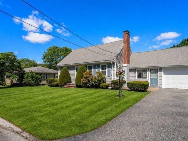 house with 4 bedroom, Norwood MA ES104299465