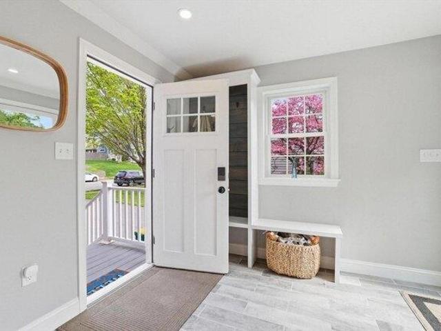 house with 4 bedroom, Norwood MA ES104542811