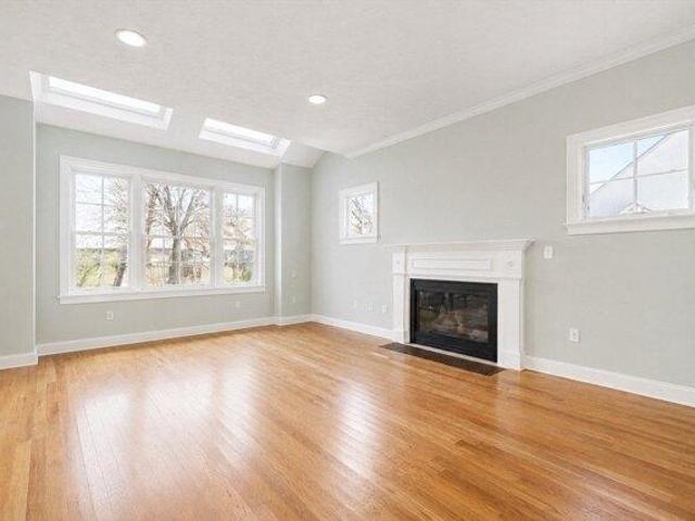 house with 4 bedroom, Norwood MA ES104869867