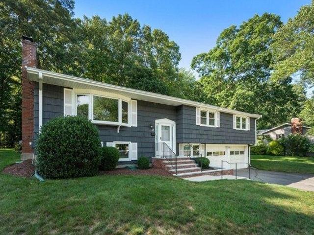 house with 4 bedroom, Norwood MA ES105040737