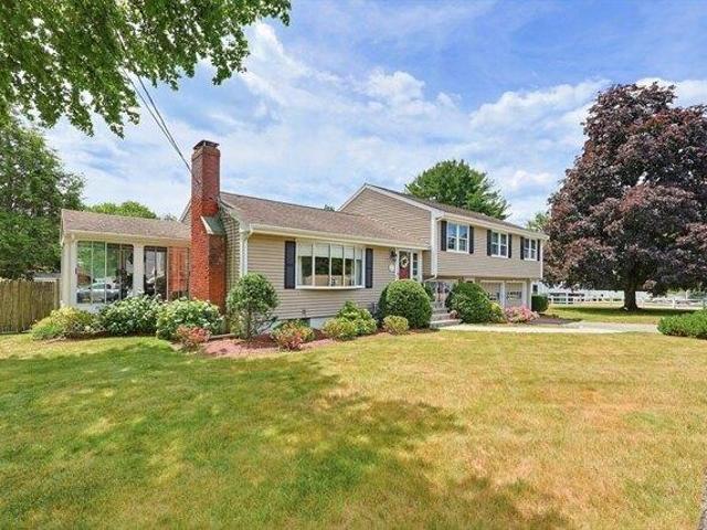 house with 4 bedroom, Norwood MA ES105157687